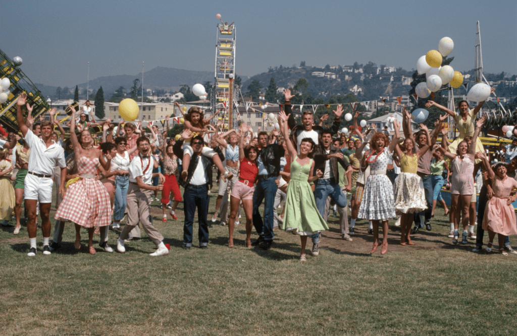 GREASE (Critique Blu-ray) – Les Chroniques de Cliffhanger & Co