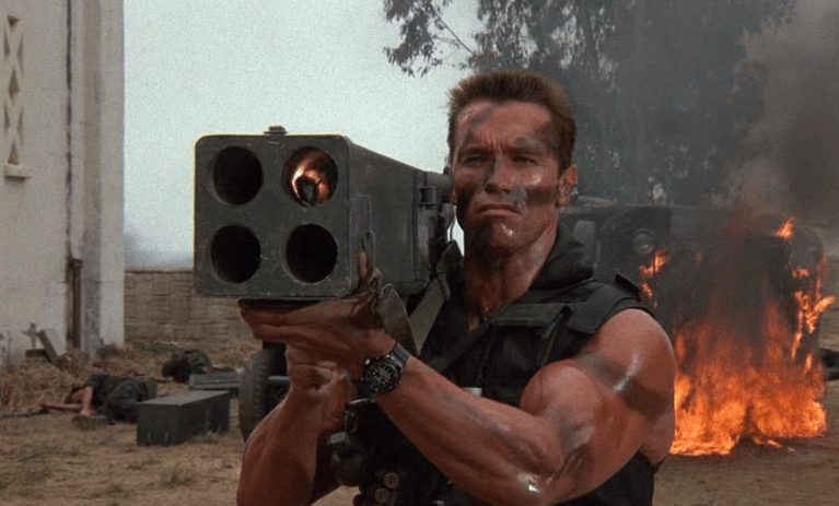 COMMANDO (Critique) – Les Chroniques de Cliffhanger & Co